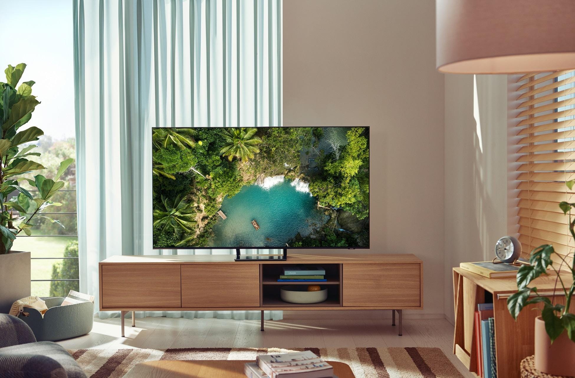 Product review: Samsung UE55AU9000 TV - Richer Sounds Blog | Richer ...
