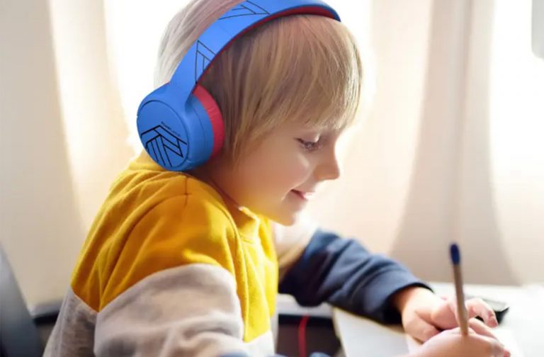 The Best Noise-Cancelling Headphones for Everyday & Work - Richer ...